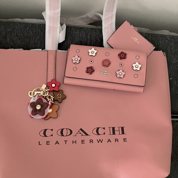 Coach | Bags | Nwt Coach Rare Leather Ware Rose Pink Xxl Tote Floral ...